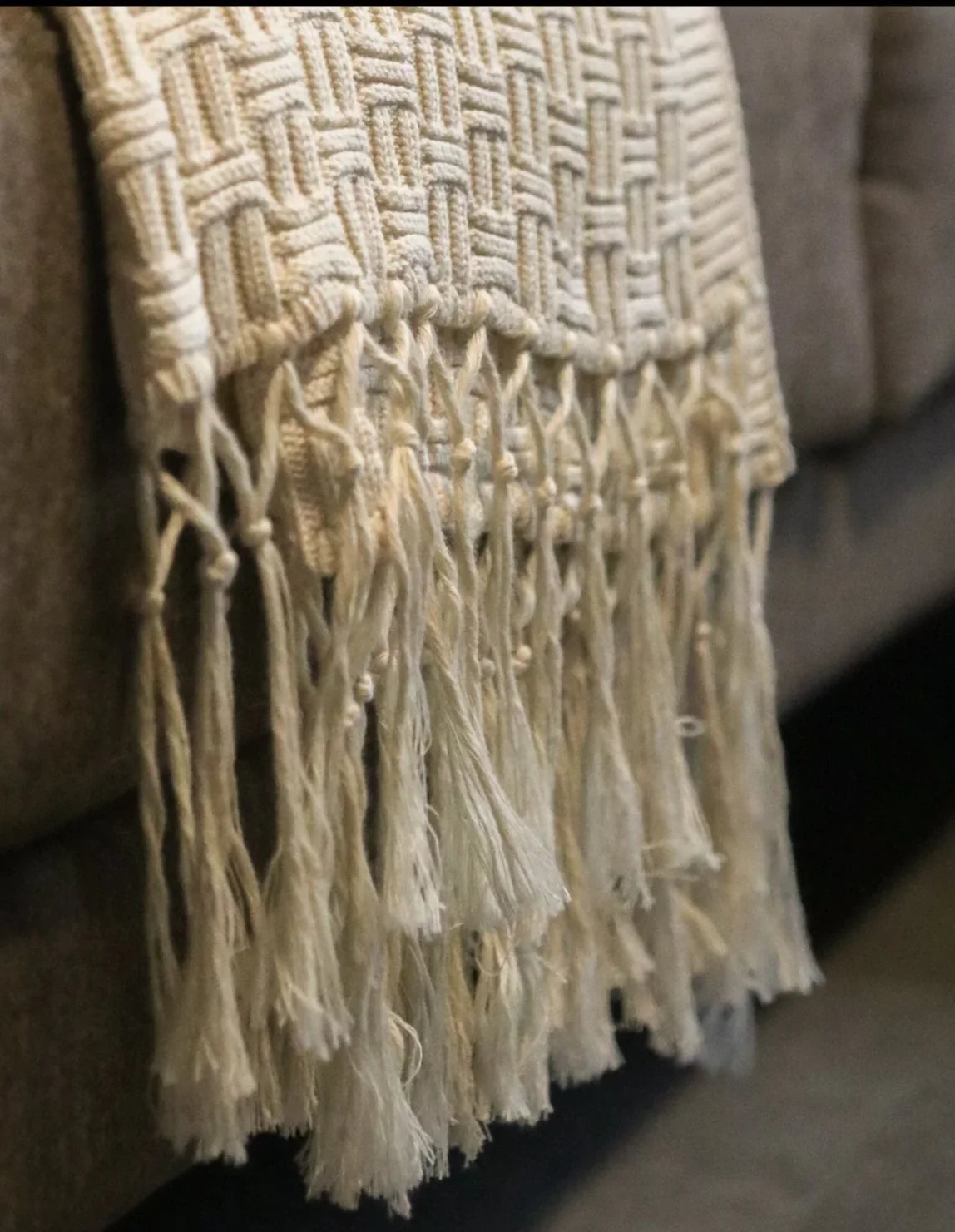 100% Organic Cotton Throw Blanket with Tassels